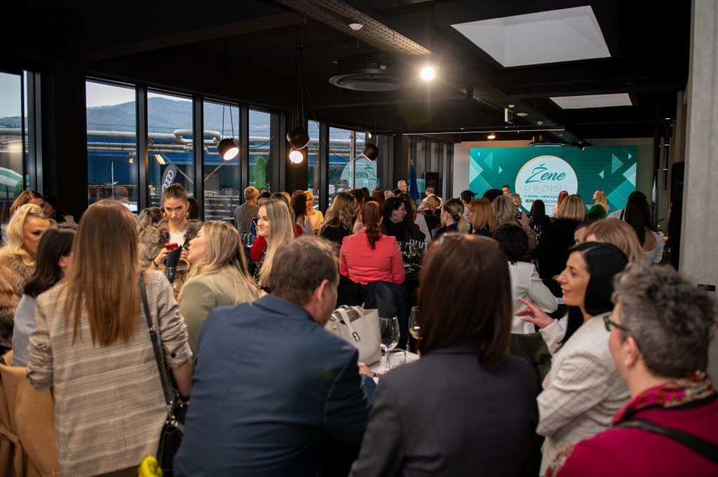 Klub 100 - Žene u biznisu: Žensko preduzetništvo nije samo izgradnja ... Klub 100 - Žene u biznisu: Žensko preduzetništvo nije samo izgradnja ...